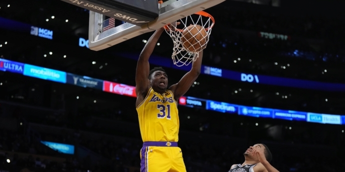 Lakers trading Thomas Bryant to Nuggets for Davon Reed, draft picks