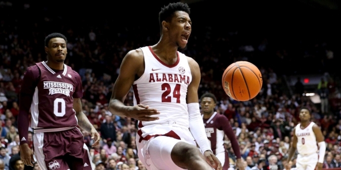 Alabama hoops No. 1 in AP Top 25 for first time in 20 years
