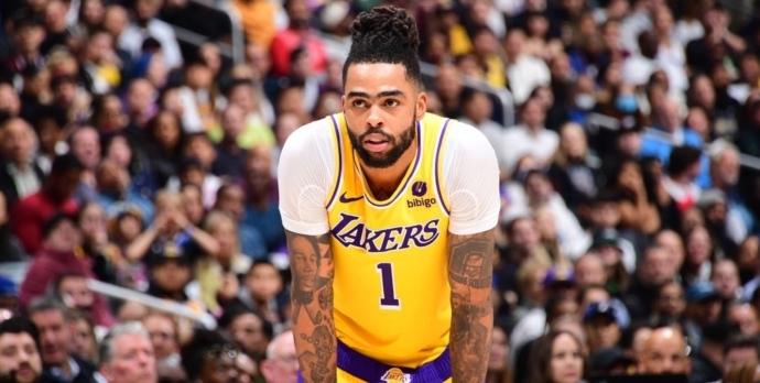Lakers' D’Angelo Russell fined $15,000 for kicking ball into stands
