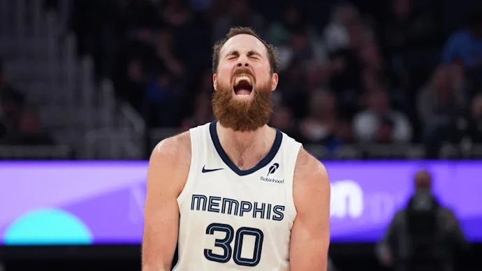 Pacers find Turner's replacement, land stretch big Jay Huff