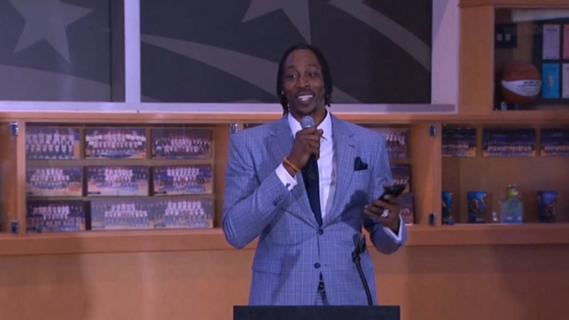 Dwight Howard gets inducted to Orlando Magic Hall of Fame
